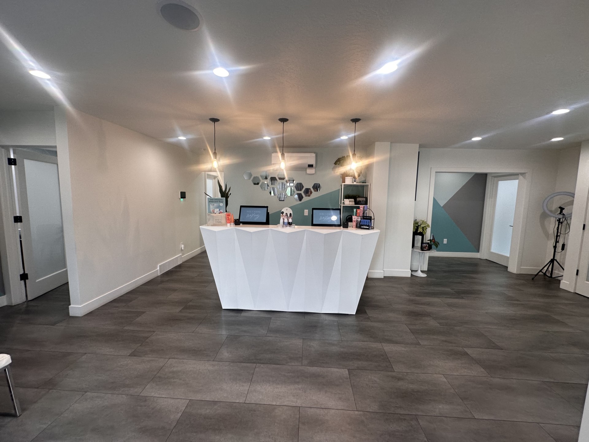 Body Waxing Salon for Sale - Biznis Resource